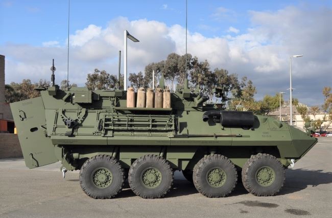 WarWheels.Net -Light Armored Vehicle- Battalion Command & Control (LAV-C2) Photos